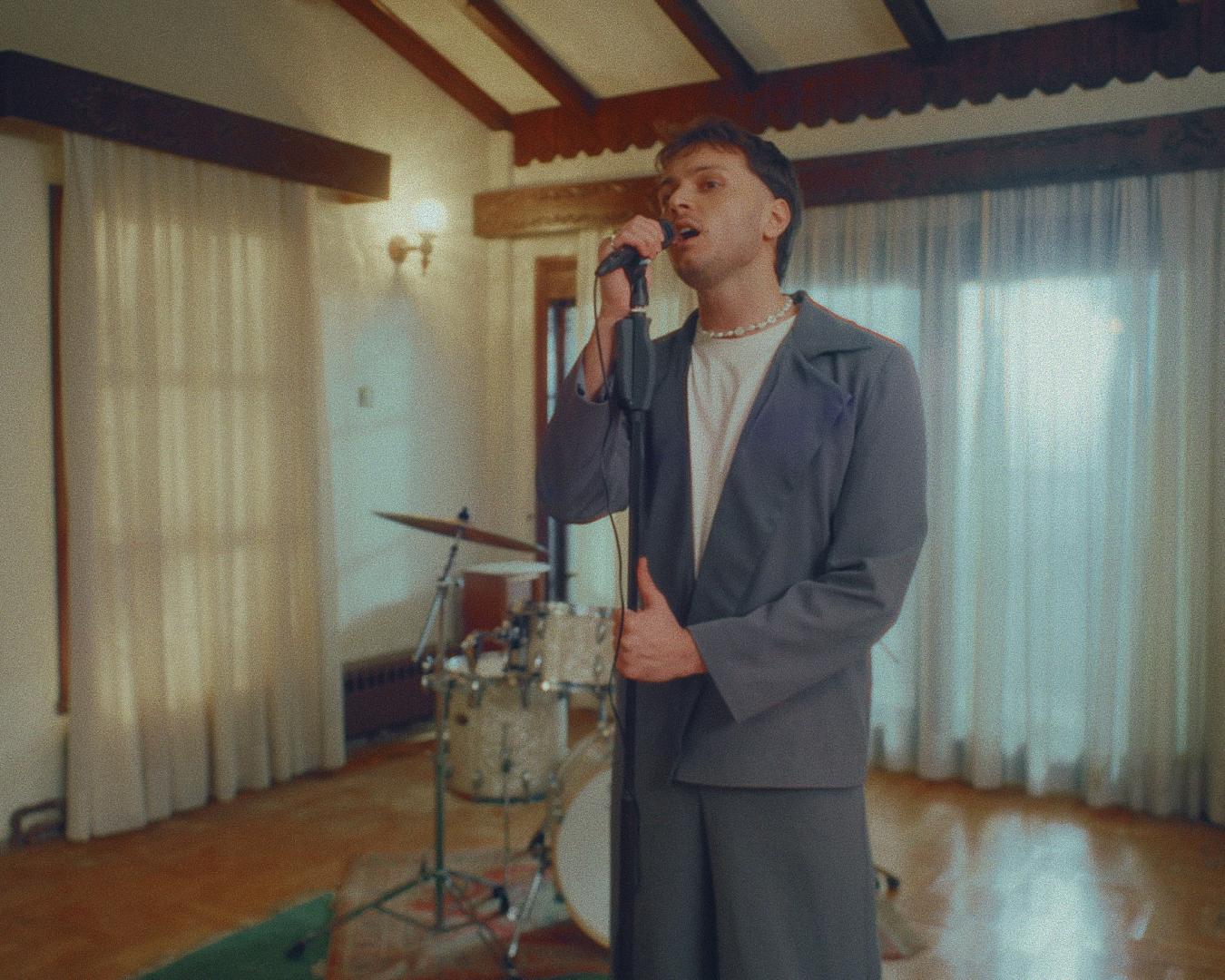 Screen grabs from the «Mert Çodur – Yine Bana Kal» music video. Color ...