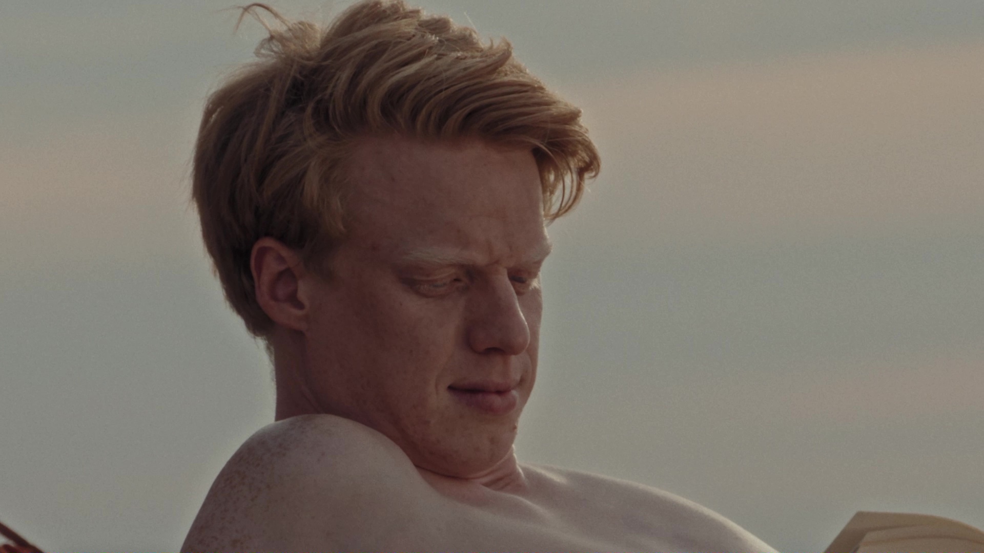 Screen grabs from the «GREATER ROSTOCK | EINSTIEG, AUSSTIEG, NEUSTART ...