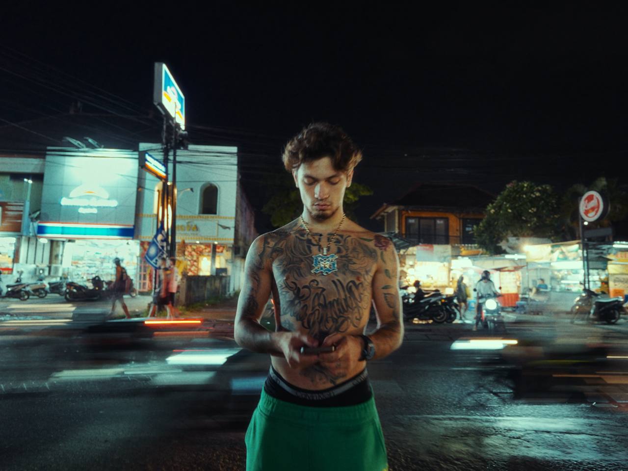 Screen grabs from the «Çakal – Doyamadım» music video. Color graded by ...