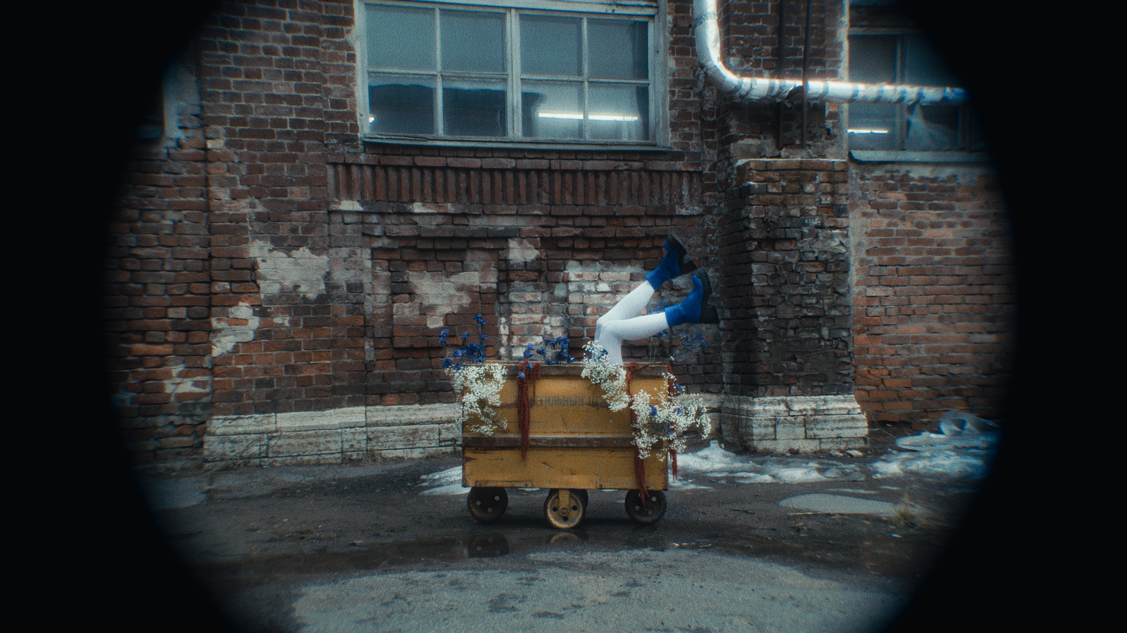 Screen grabs from the «SINTEZIA» fashion video. Color graded by ...