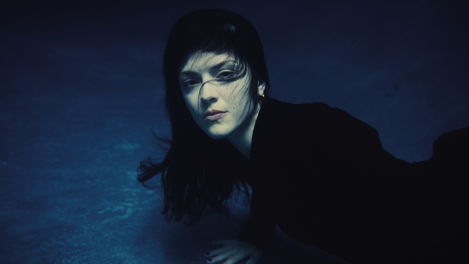 Screen grabs from “The Marías Underwater” project. Shot and edited by Bowen Moreno – Dehancer Blog