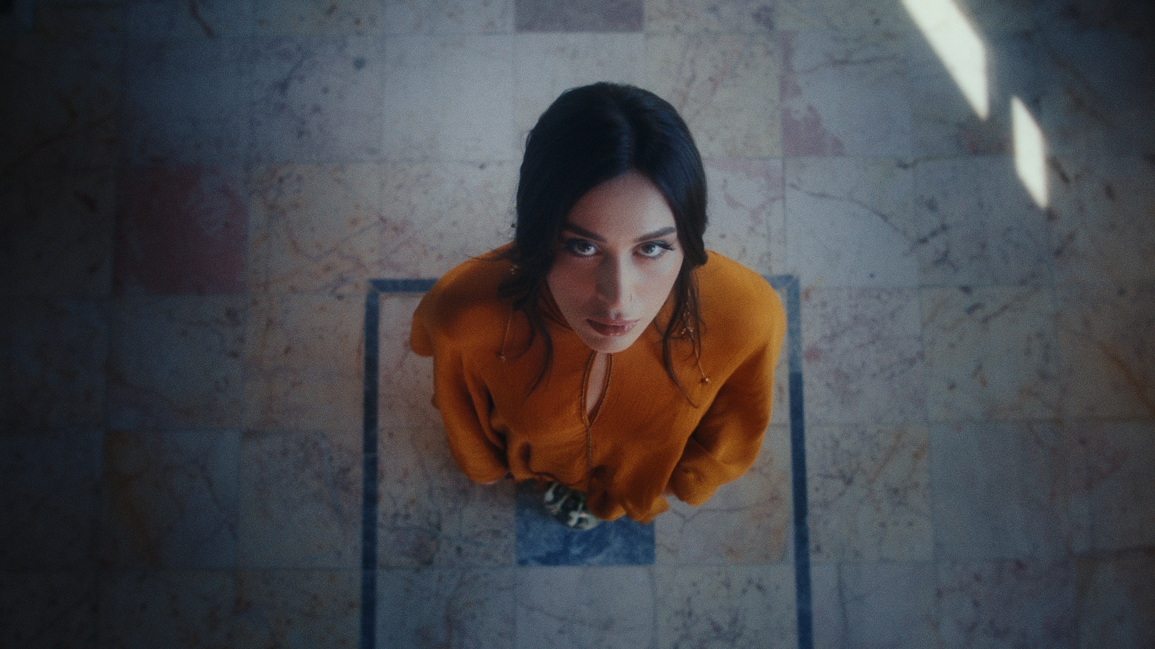 Screen grans from the “Yasemen” musci video by Afra. Color graded by Baris Can Esen – Dehancer Blog